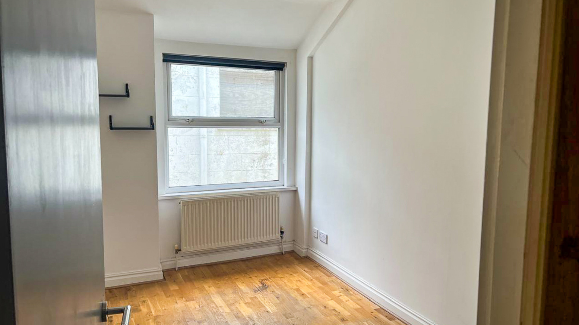 Cowley Groves - Apt. 8 Beresford House, 11-12 Palace Terrace, Queens Promenade, Douglas, IM2 4NE